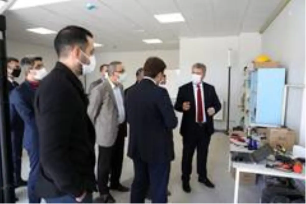 Melikgazi Belediye Başkanı Palancıoğlu, Erciyes Teknopark'ı ziyaret ... Melikgazi Belediye Başkanı Palancıoğlu, Erciyes Teknopark'ı ziyaret ...