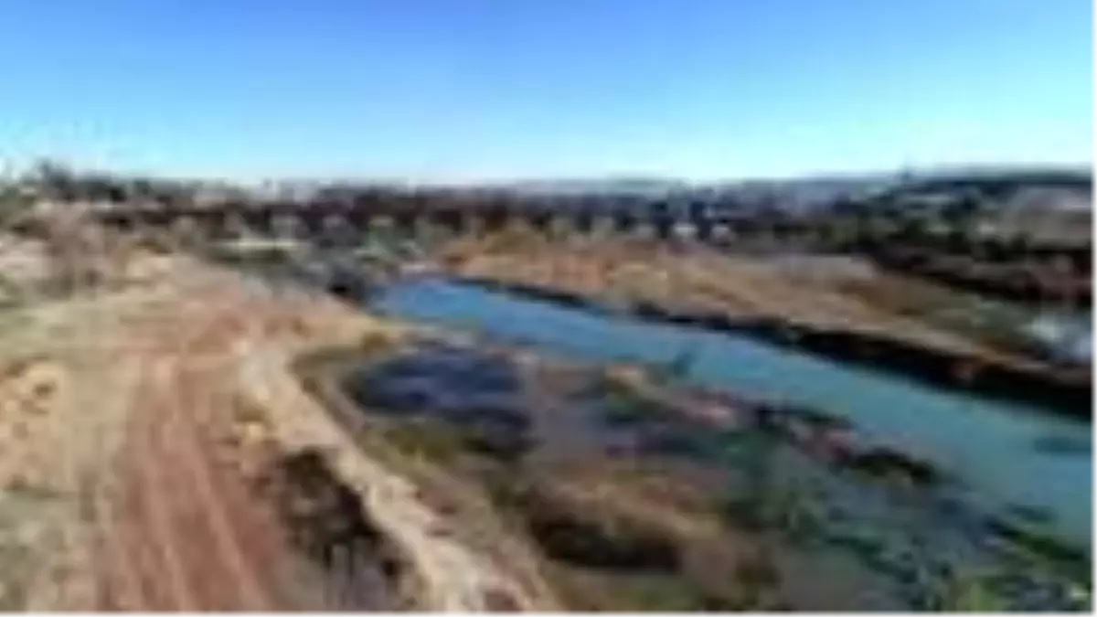 Türkiye'nin en uzun nehri Kızılırmak'ta su seviyesi azaldı - Haberler Türkiye'nin en uzun nehri Kızılırmak'ta su seviyesi azaldı - Haberler
