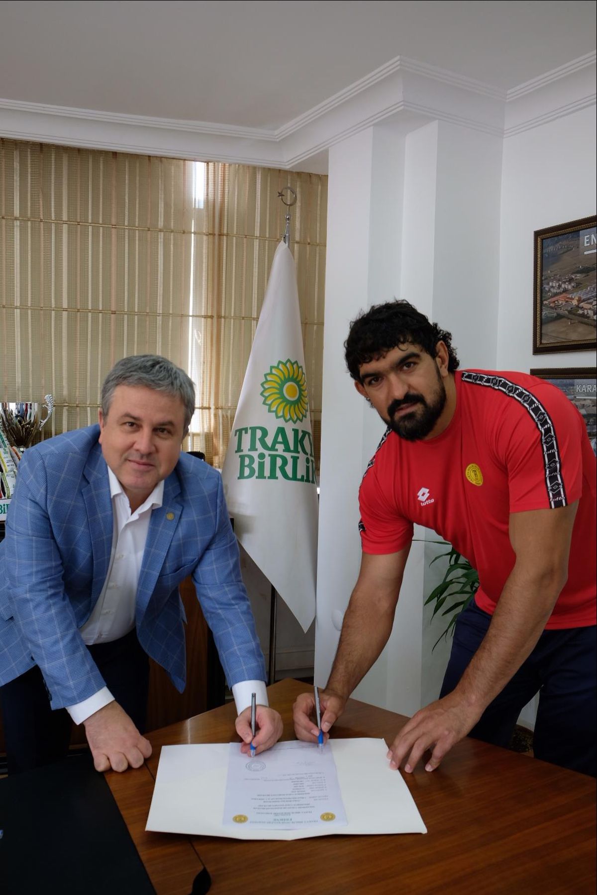 Trakya Birlik Spor Kulübü başpehlivan Koç ile sözleşmesini uzattı ...