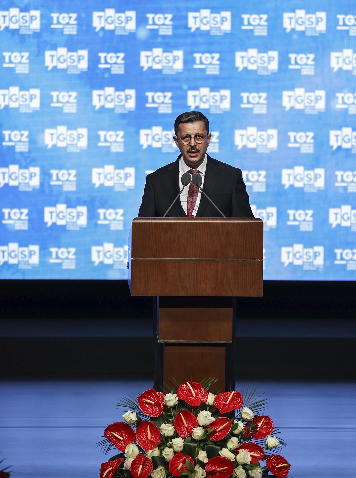 Son dakika... Cumhurbaşkanı Erdoğan Türkiye Gençlik Zirvesi'nde konuştu ...