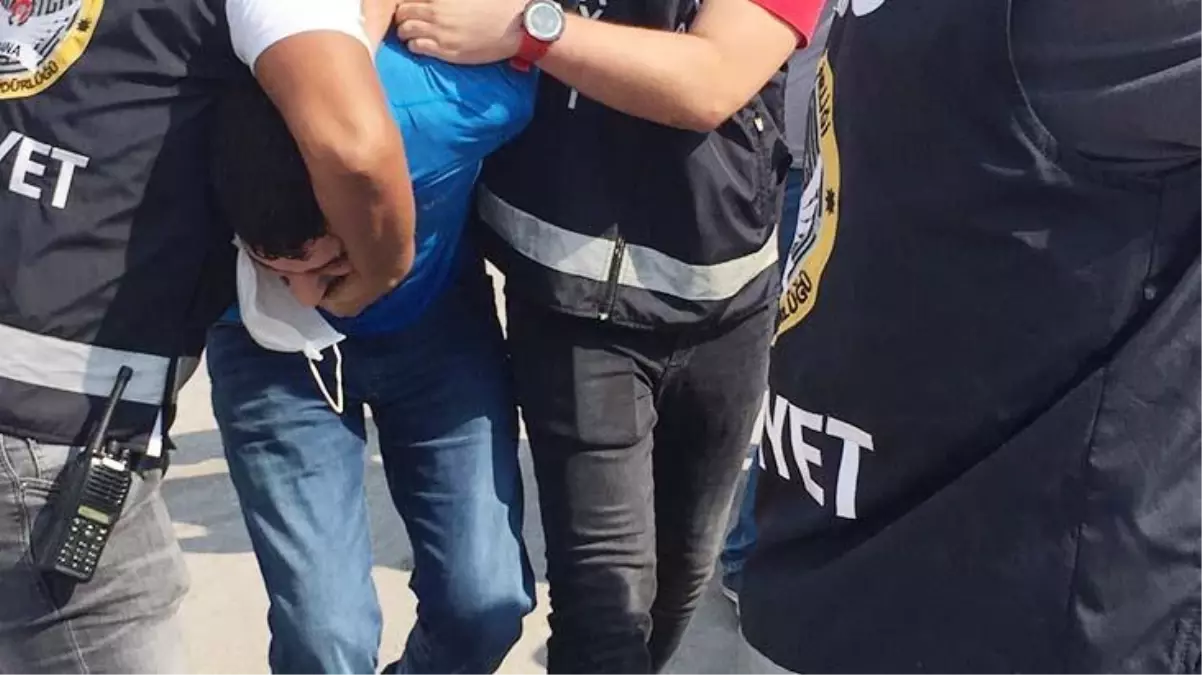 Eski sevgilisiyle birlikte olan adamı gözünü kırpmadan öldürdü - Haberler Eski sevgilisiyle birlikte olan adamı gözünü kırpmadan öldürdü - Haberler
