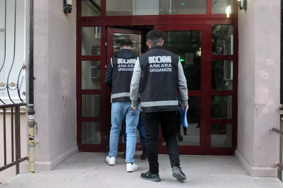 Başkentte silah kaçakçılığı ve uyuşturucu operasyonu: 7 kişi gözaltına ... Başkentte silah kaçakçılığı ve uyuşturucu operasyonu: 7 kişi gözaltına ...