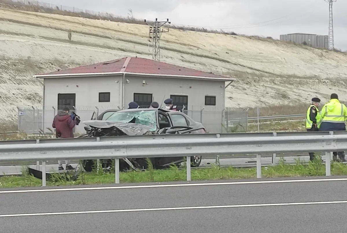 Kuzey Marmara Otoyolu'nda trafik kazasında 3 kişi yaralandı - Haberler Kuzey Marmara Otoyolu'nda trafik kazasında 3 kişi yaralandı - Haberler