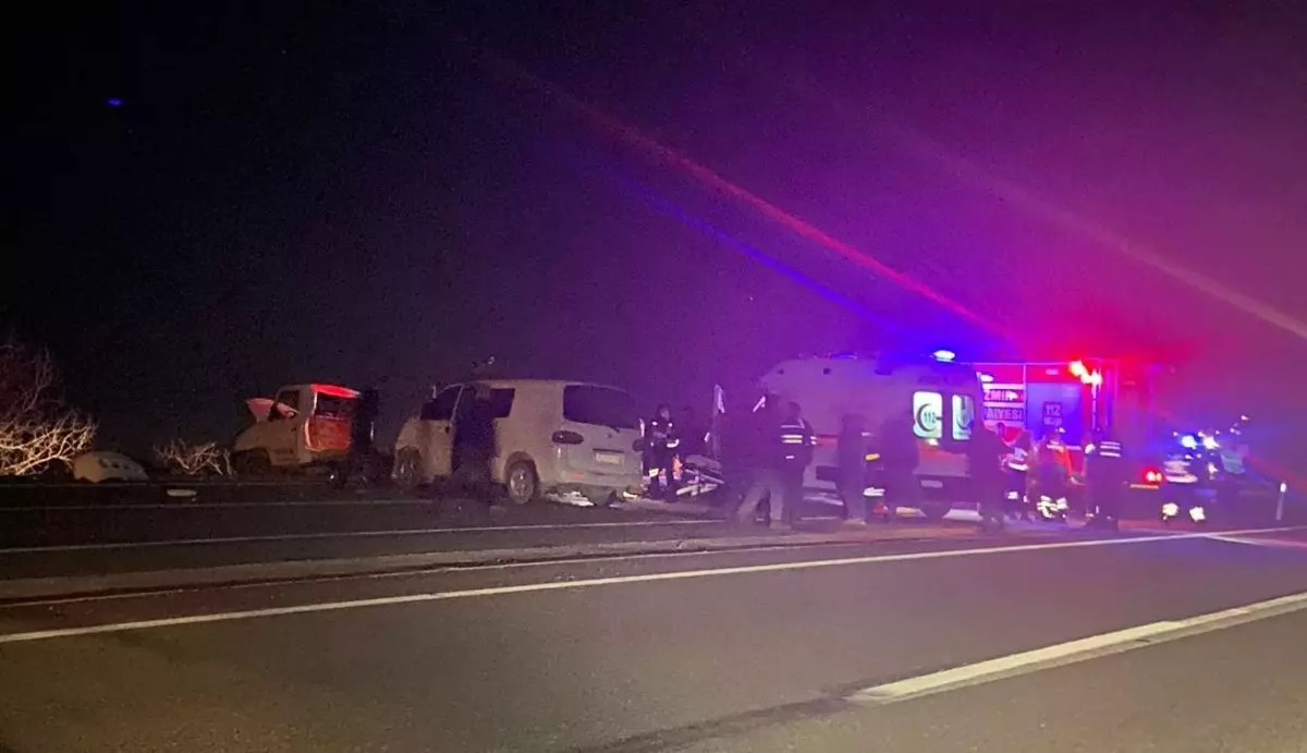 İzmir'de hafif ticari araç ile kamyonet çarpıştı: 1 ölü, 3 yaralı ...