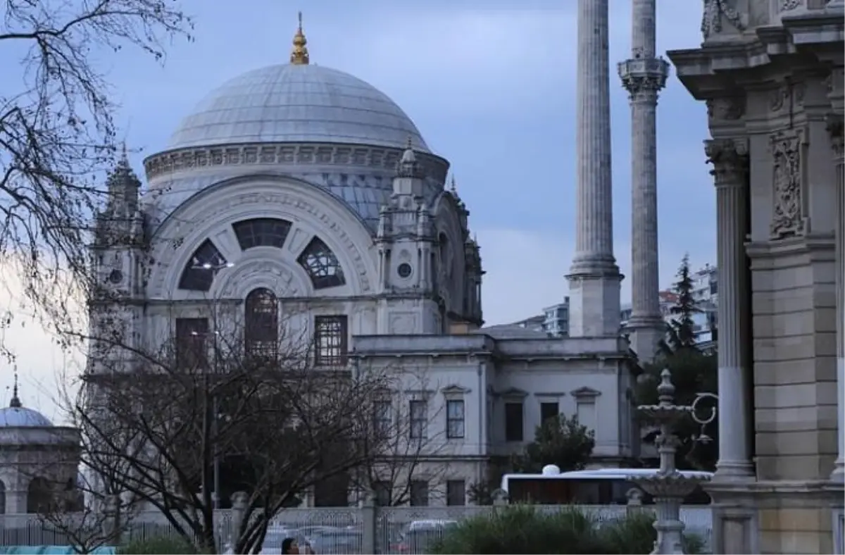 Unutarak yemek içmek orucu bozar mı? Bilmeden dalgınlıkla yemek yemek ...