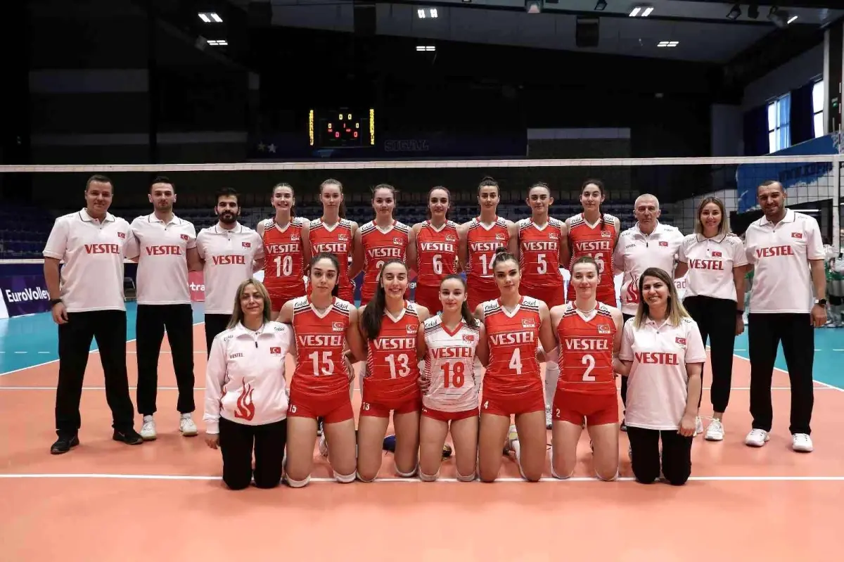 2022 CEV U20 Avrupa Şampiyonası: Türkiye: 3 - Macaristan: 0 - Haberler