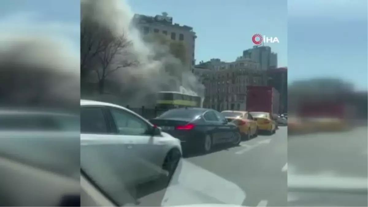 Beyoğlu'nda 40 yolculu İETT otobüsü alev aldı - Haberler Beyoğlu'nda 40 yolculu İETT otobüsü alev aldı - Haberler