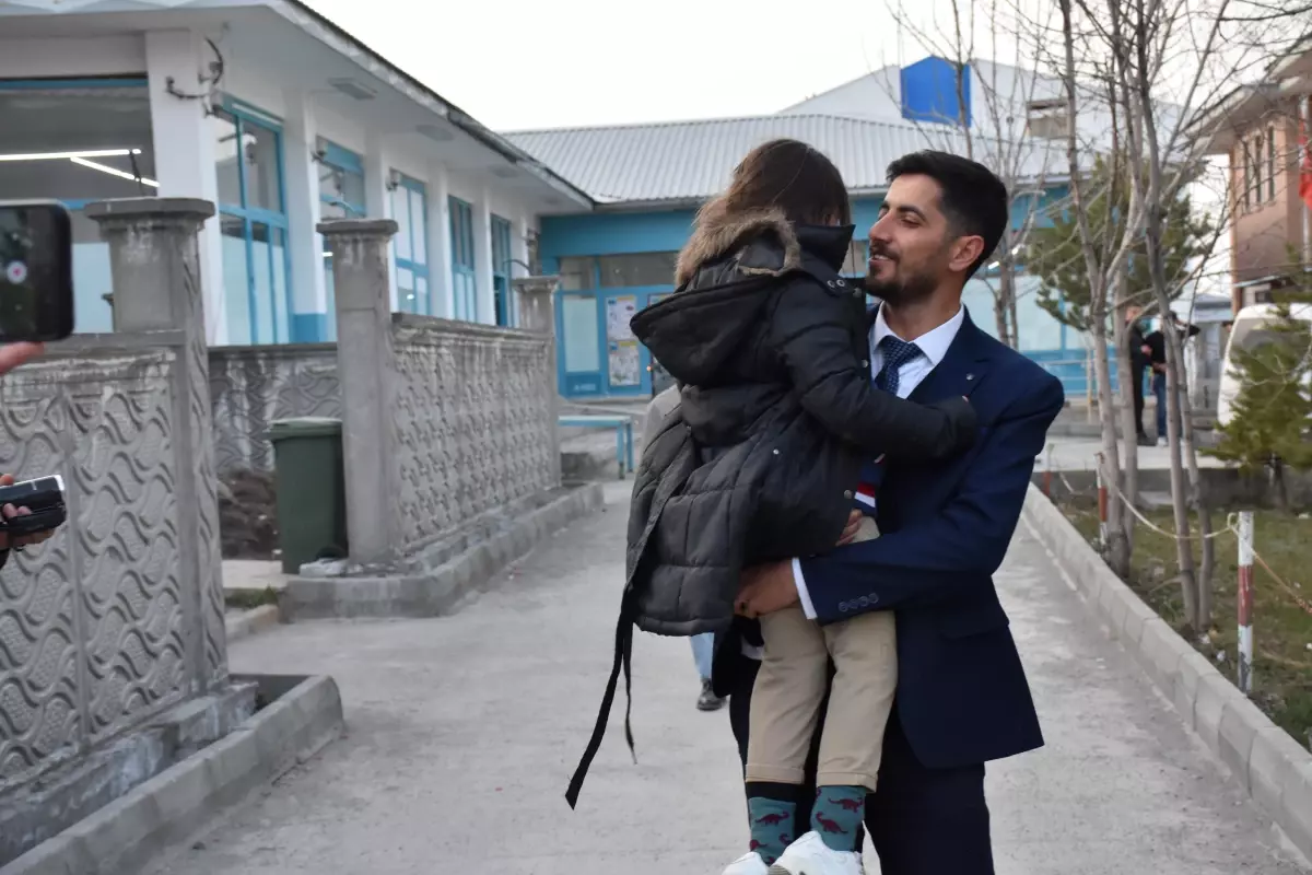 Kaybolan kız çocuğu parkta bulundu - Haberler Kaybolan kız çocuğu parkta bulundu - Haberler