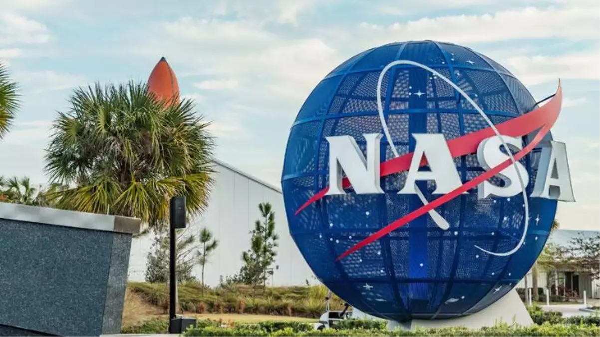 NASA yanlışlıkla bikinili manken fotoğrafı paylaştı - Haberler