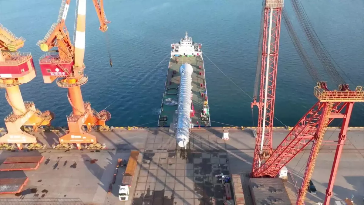 Exxonmobil'in Huizhou Projesi İçin Büyük Kuleleri Gemiye Yükleme İşlemi ...