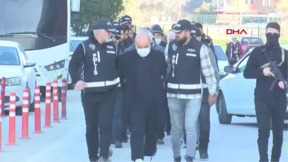 ADANA'DA YIKILAN 11 BİNANIN 15 MÜTEAHHİT VE MÜHENDİSİNE GÖZALTI - Haberler ADANA'DA YIKILAN 11 BİNANIN 15 MÜTEAHHİT VE MÜHENDİSİNE GÖZALTI - Haberler