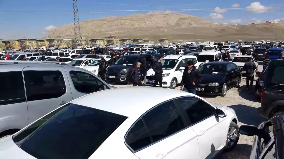 Van'daki açık oto pazarı hafta sonu doldu taştı - Haberler