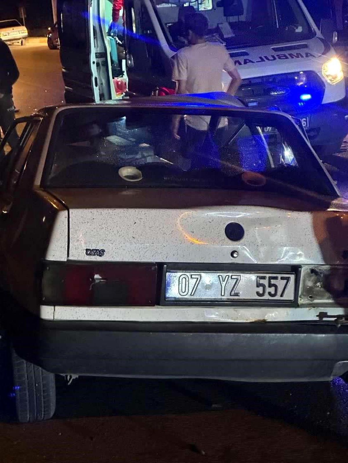 Antalya'da otobüs ile otomobil kafa kafaya çarpıştı: 1 ölü - Haberler