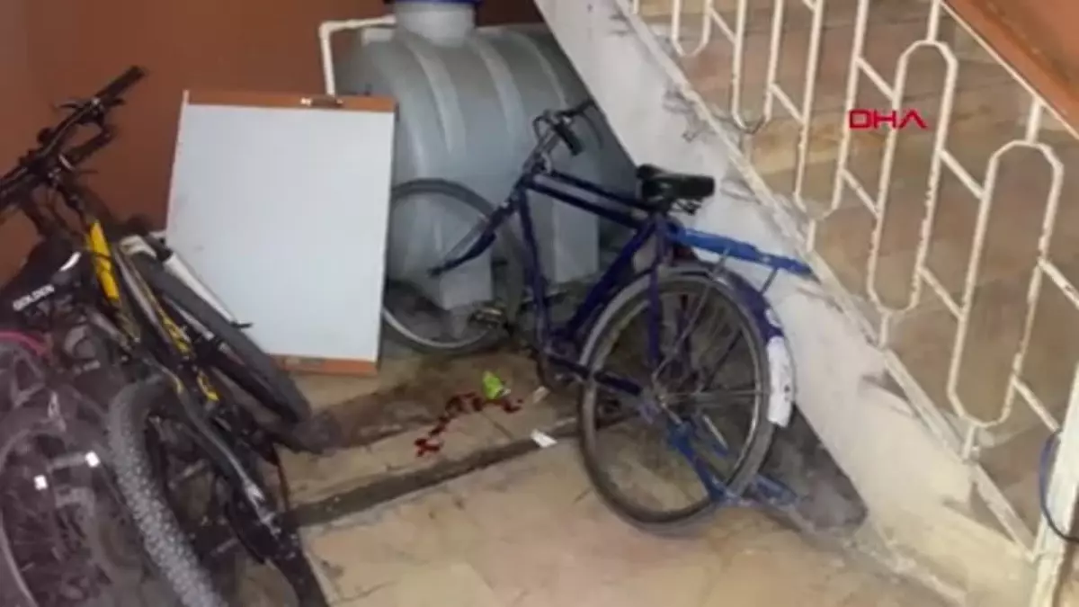 5'İNCİ KATTAN MERDİVEN BOŞLUĞUNA DÜŞEN BEBEK YARALANDI - Haberler 5'İNCİ KATTAN MERDİVEN BOŞLUĞUNA DÜŞEN BEBEK YARALANDI - Haberler