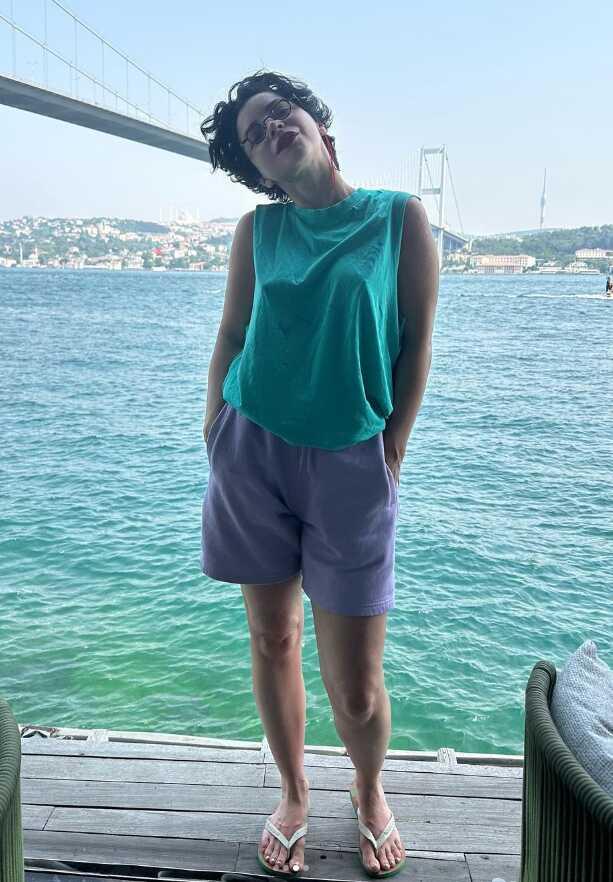 Değişimiyle Dikkat çeken Merve Boluğur Sütyensiz Pozlarıyla Olay Oldu