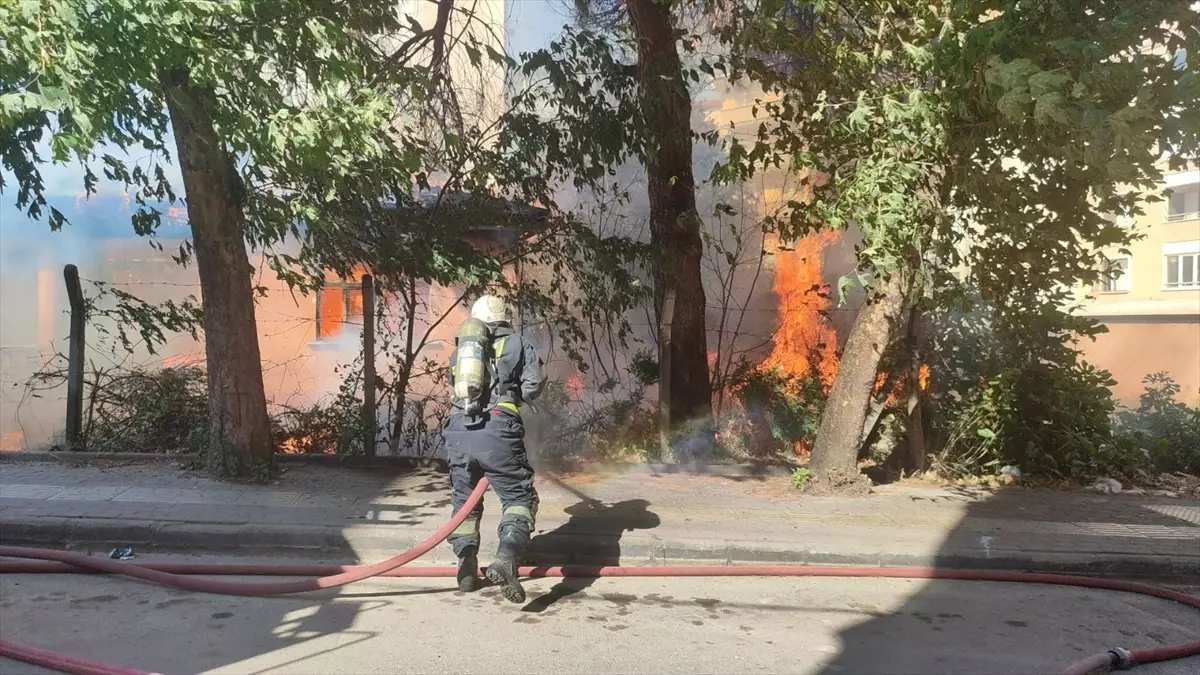 Bursa'da çıkan yangında müstakil ev zarar gördü - Haberler Bursa'da çıkan yangında müstakil ev zarar gördü - Haberler