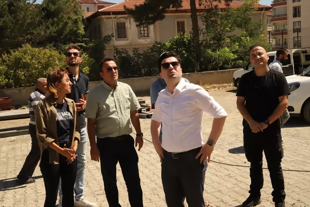 İskilip Kaymakamı Yunus Emre Vural, Redif Kışlası'ndaki restorasyon ...