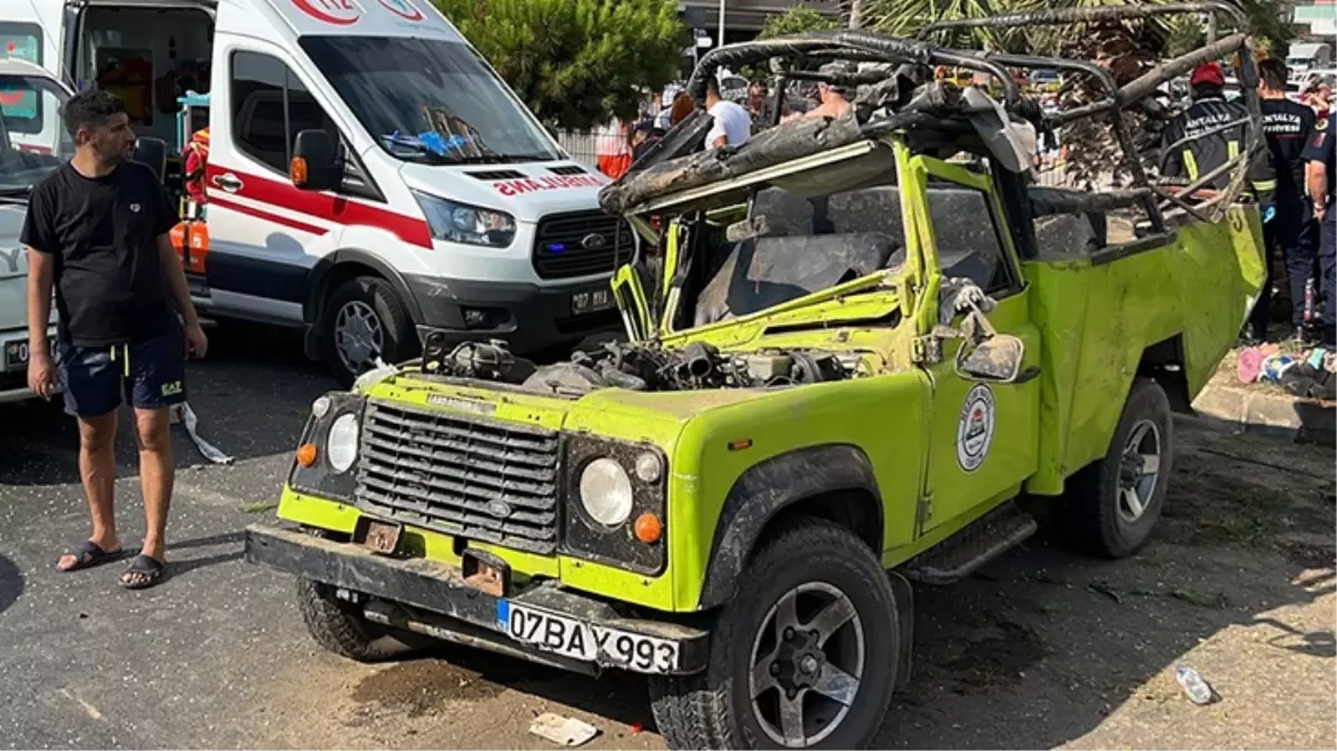 Alanya'da otomobil ile safari aracı çarpıştı: 2 turist hayatını ... Alanya'da otomobil ile safari aracı çarpıştı: 2 turist hayatını ...