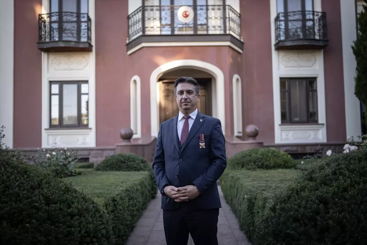 Türkiye'nin Kiev Büyükelçisi Güldere, Ukrayna ile ilişkileri ... Türkiye'nin Kiev Büyükelçisi Güldere, Ukrayna ile ilişkileri ...
