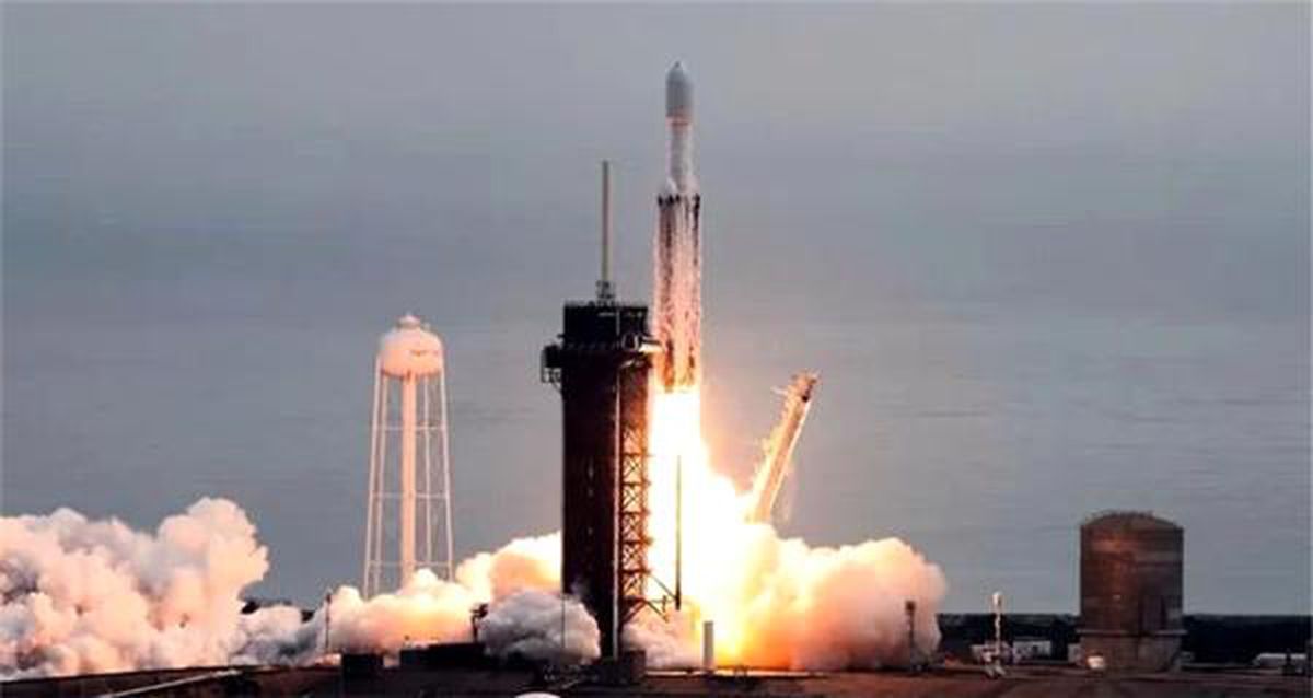NASA'nın Psyche Uzay Aracı, SpaceX Falcon Heavy Roketiyle Havalandı ...