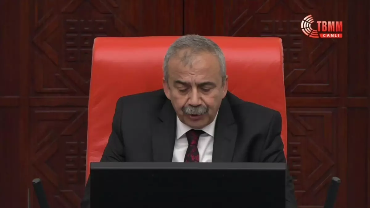 TBMM Genel Kurulu, İsrail'in Gazze'de Hastaneleri Hedef Almasını Kınadı ... TBMM Genel Kurulu, İsrail'in Gazze'de Hastaneleri Hedef Almasını Kınadı ...