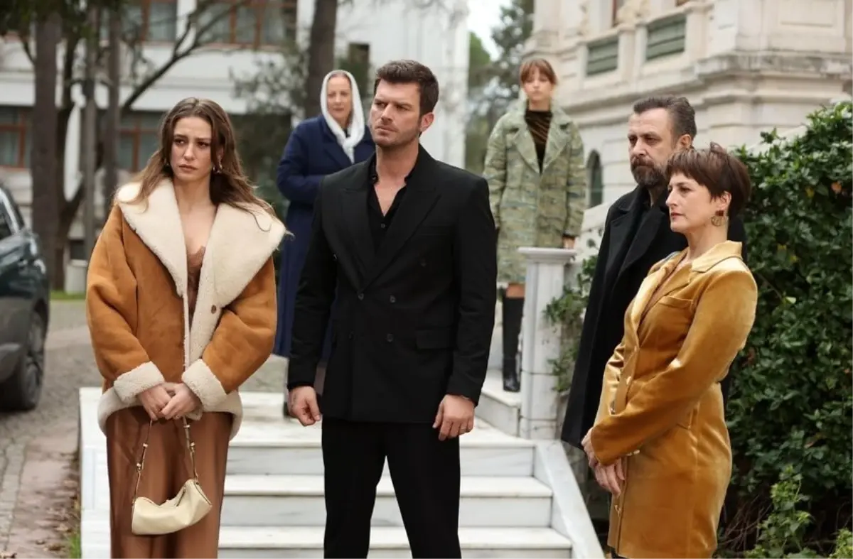 ¡Caída de hojas en la serie familiar! Selin Şekerci, Emel Göksu y Canan ...