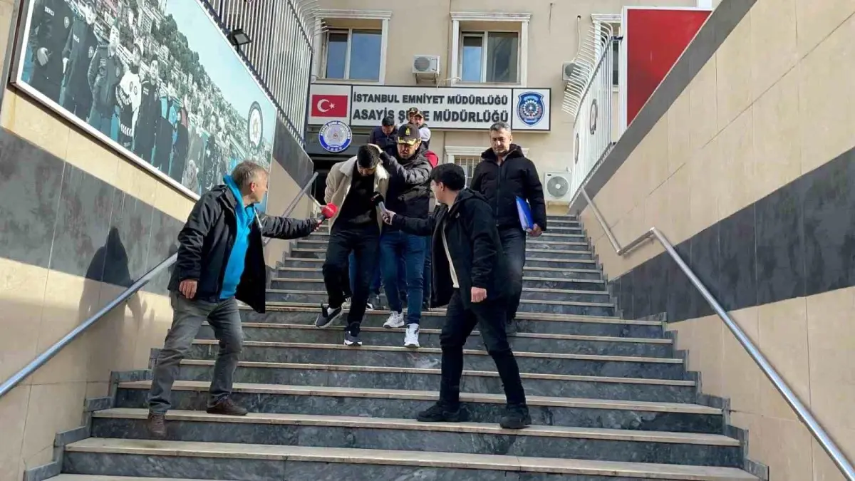 Zeytinburnu'nda 5 Milyon TL'lik Gasp Olayında 6 Şüpheli Yakalandı ... Zeytinburnu'nda 5 Milyon TL'lik Gasp Olayında 6 Şüpheli Yakalandı ...