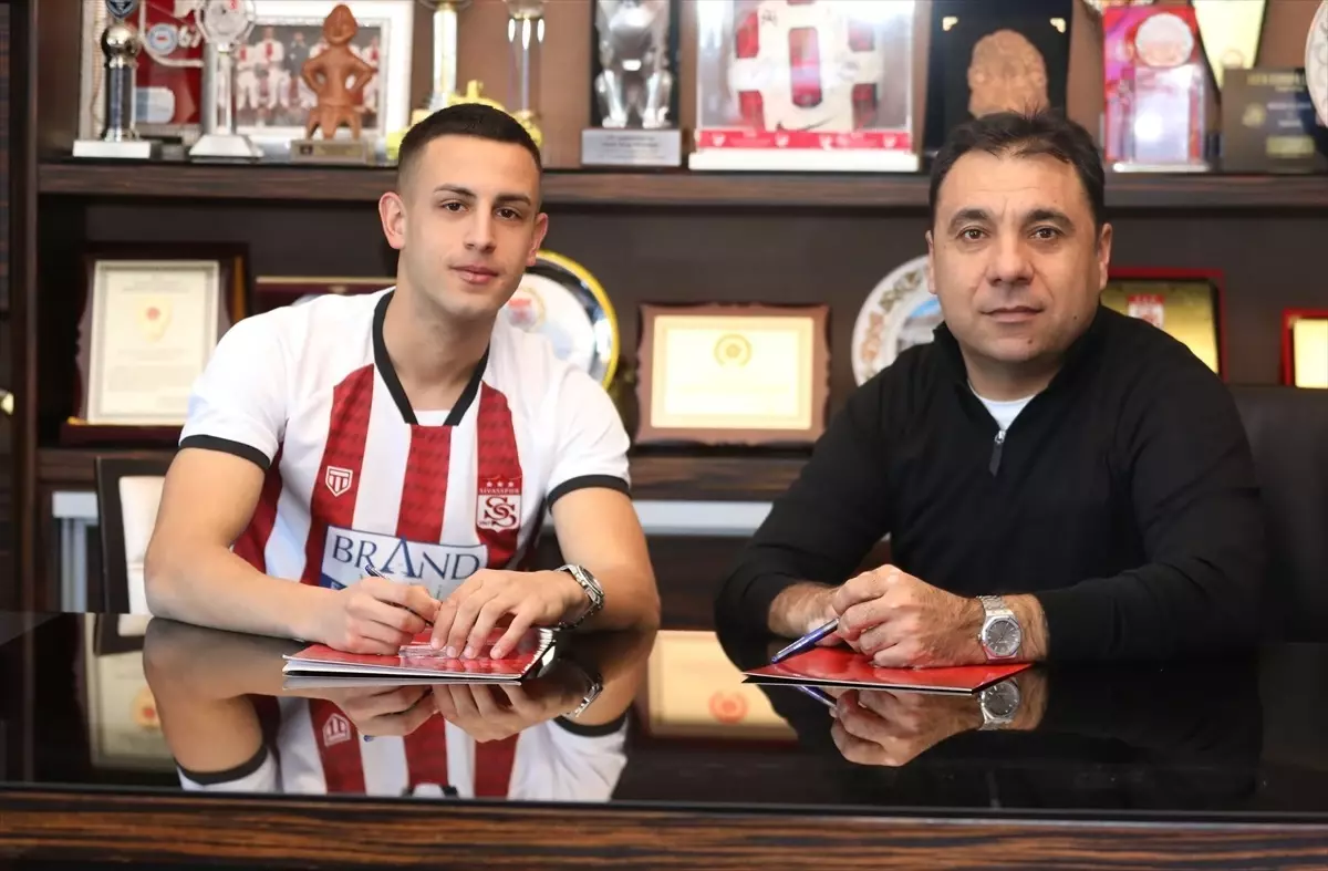 EMS Yapı Sivasspor, Bartuğ Elmaz'ı transfer etti - Haberler