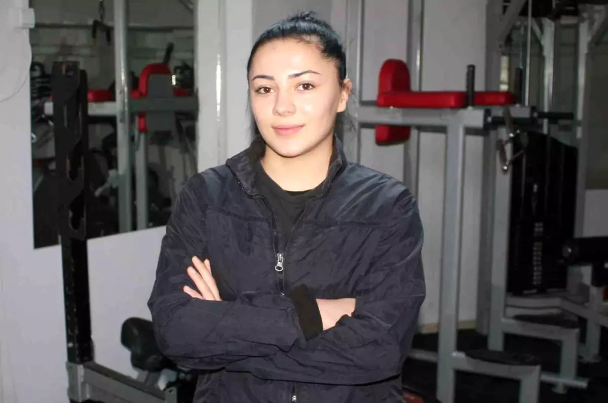 18 yaşındaki Milli Güreşçi Başak Duman, Türkiye'yi olimpiyatlarda ...