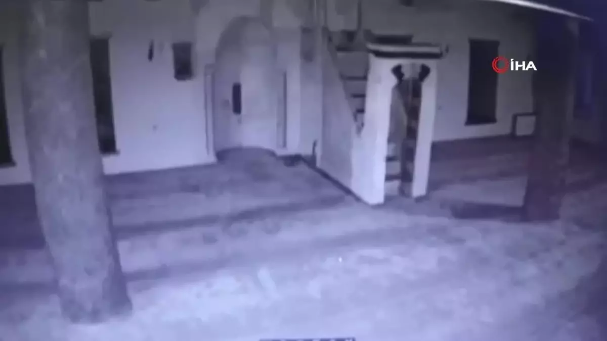 Hatay'da 600 yıllık caminin yıkımı görüntülendi - Haberler