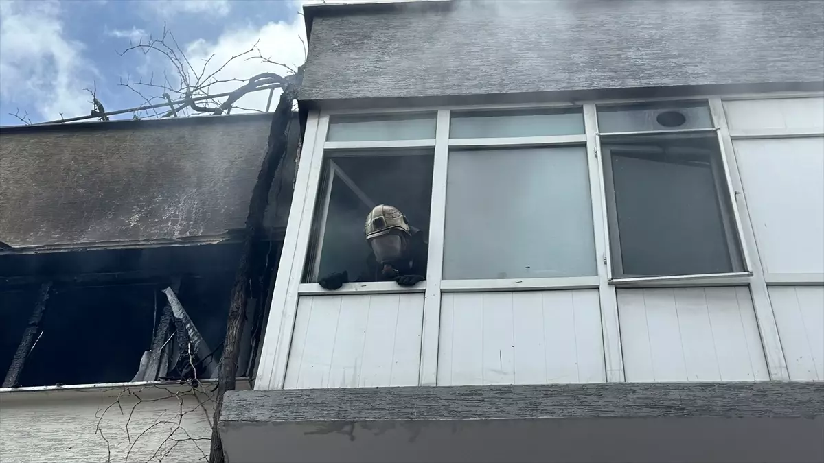 Bursa'da çıkan yangında anne ve oğlu kurtarıldı - Haberler Bursa'da çıkan yangında anne ve oğlu kurtarıldı - Haberler