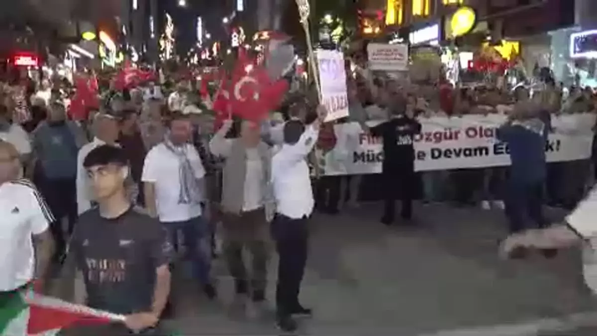 Avcılar'da Filistin'e Destek Yürüyüşü Düzenlendi - Haberler Avcılar'da Filistin'e Destek Yürüyüşü Düzenlendi - Haberler