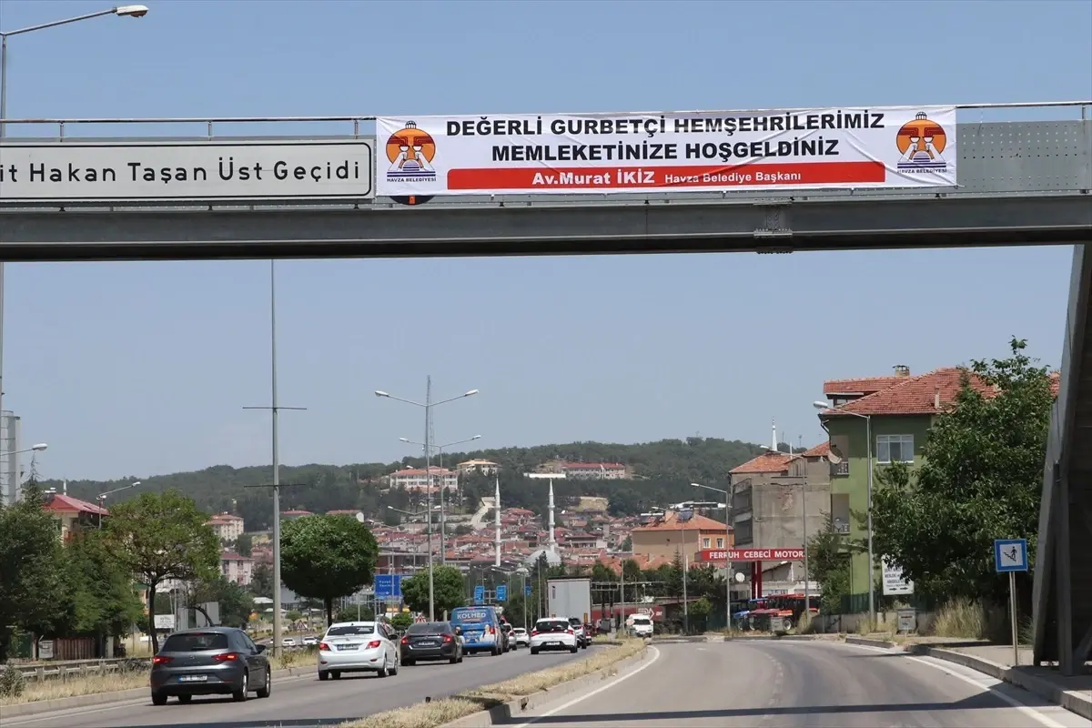 Havza Belediyesi Gurbetçileri Hoş Geldiniz Pankartıyla Karşılıyor ...