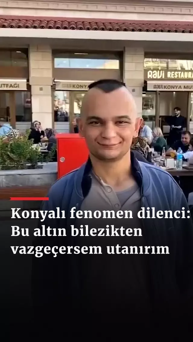 Haberler.com Shorts - Yıldız Tilbe Konser Sırasında Elbisesini Kestirdi