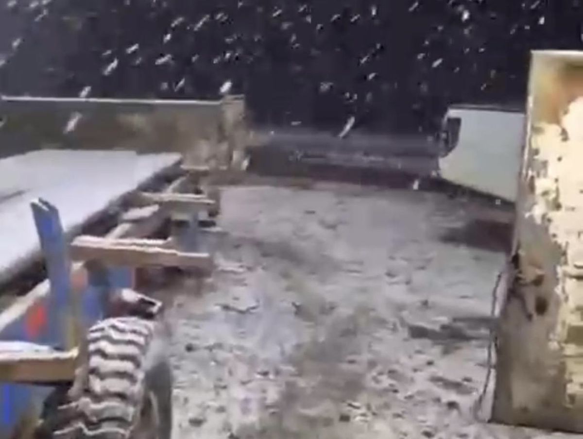Sivas'ta Hava Sıcaklığı 7 Derece Düştü, Yüksek Kesimlerde Kar Yağdı ...