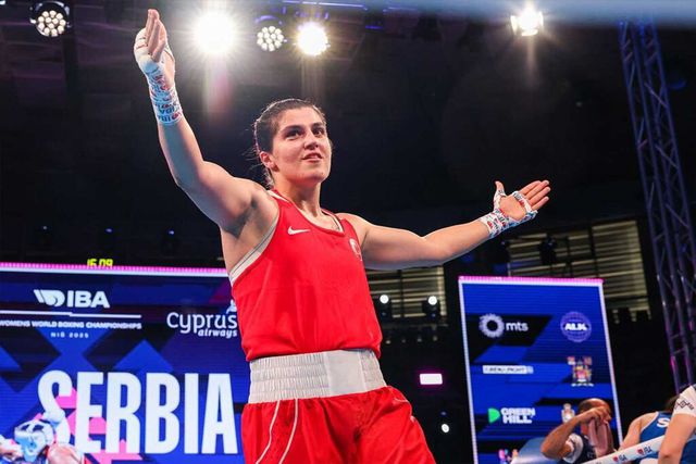 National boxer Busenaz Sürmeneli became the world champion.