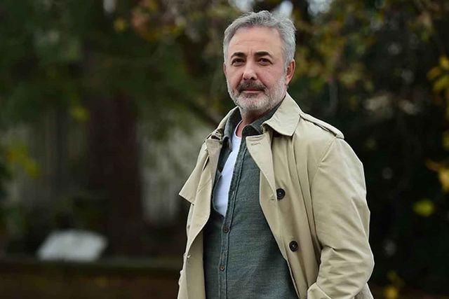 Mehmet Aslantuğ was spotted with his new girlfriend after a long time.