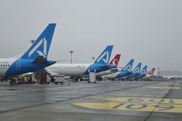 Rain disrupts air travel in Istanbul, dozens of flights could not take off.