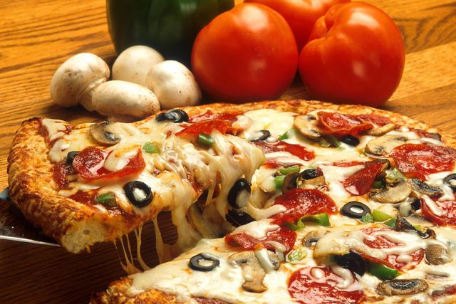 The 50-year-old pizza giant has gone bankrupt! All branches have been ...