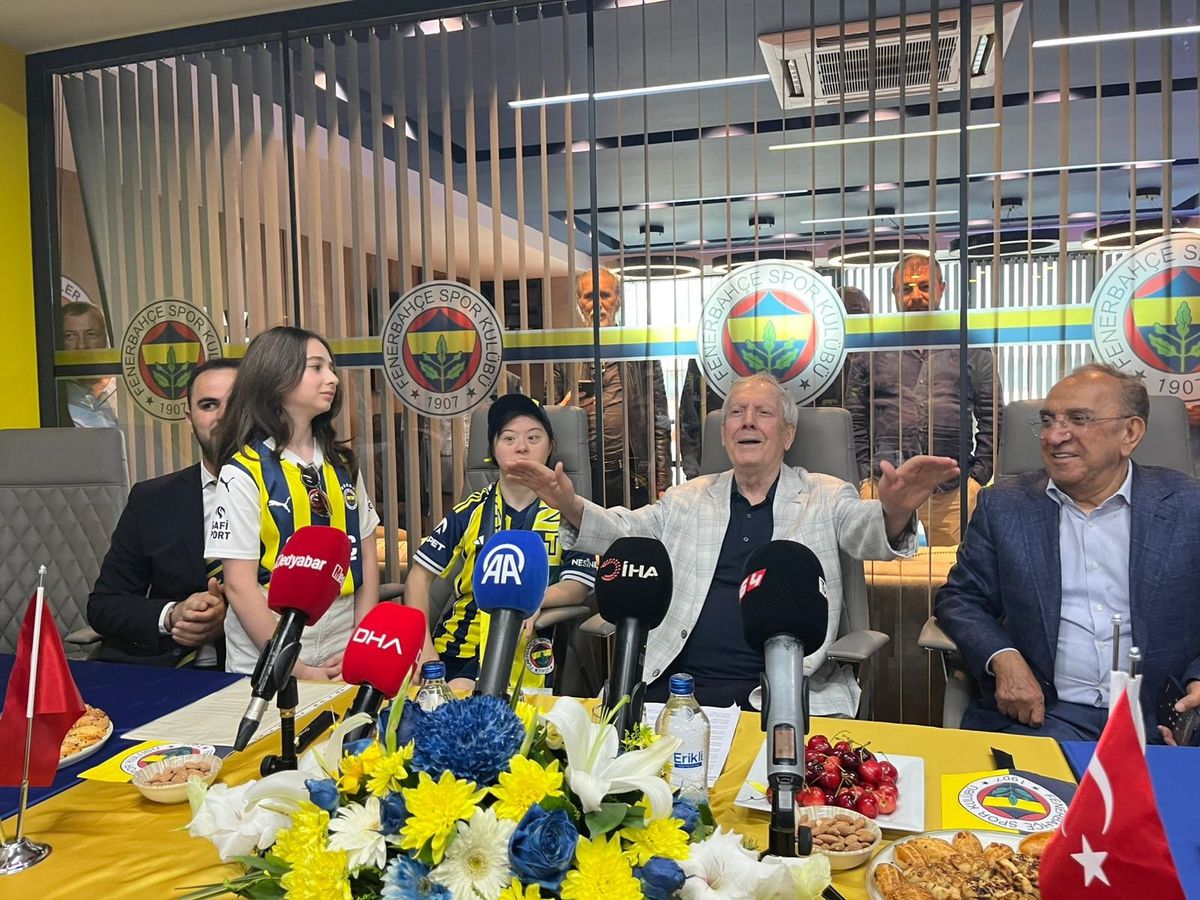 Aziz Yıldırım'dan Sakarya Fenerbahçeliler Derneği'ne ziyaret - Haberler