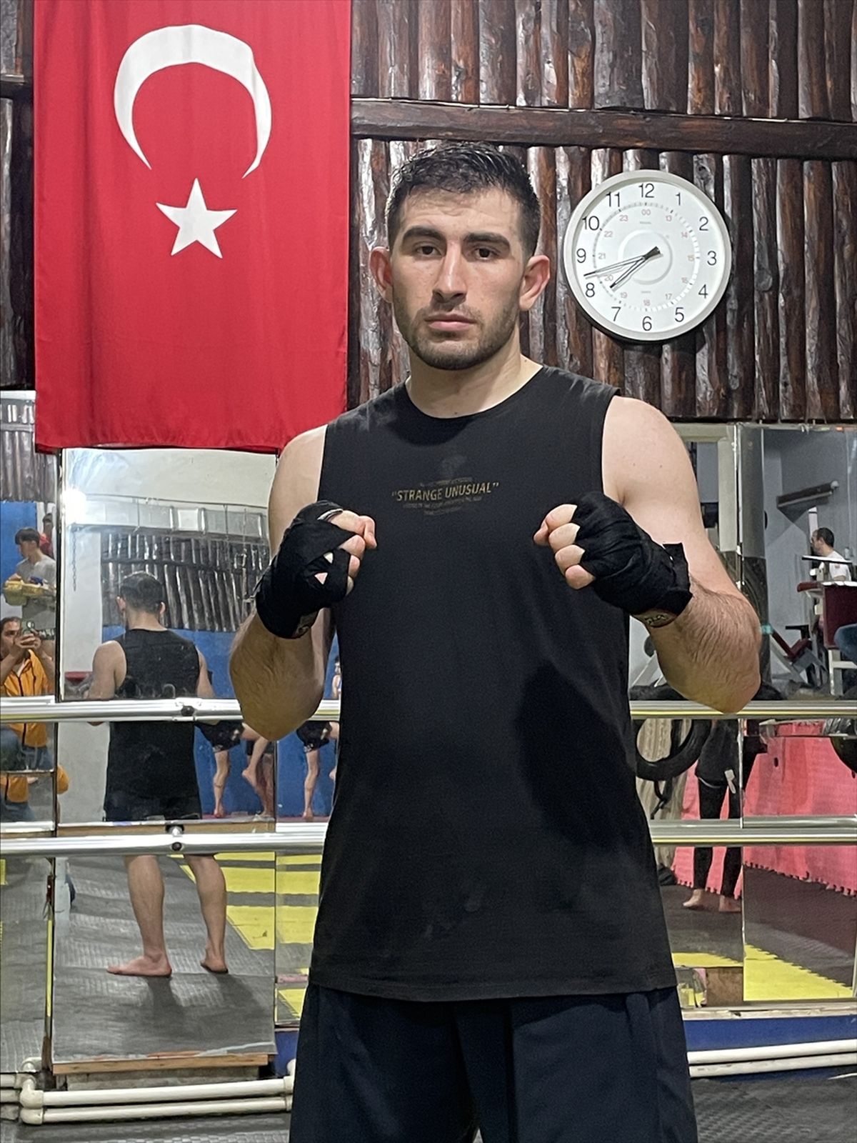 Türkiye şampiyonu milli sporcu İsa Taşdemir, muaythaide dünya ...