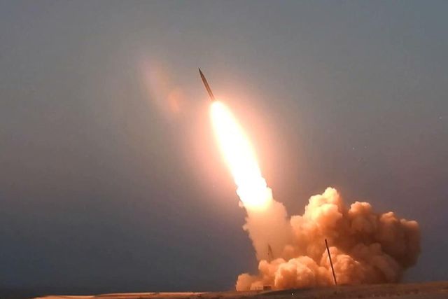 Iran retaliatory attack on US ship in Hormuz, hit with cruise missile