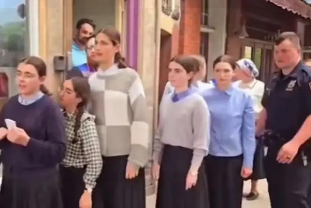 It's not a film, it's real! 71 missing female students found in a tunnel
