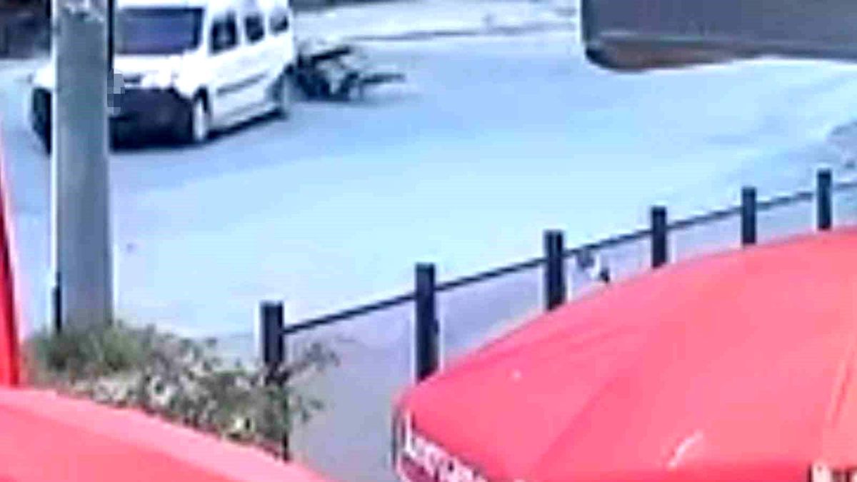 Hafif ticari araç ile çarpışan motosikletin sürücüsü yaralandı - Haberler