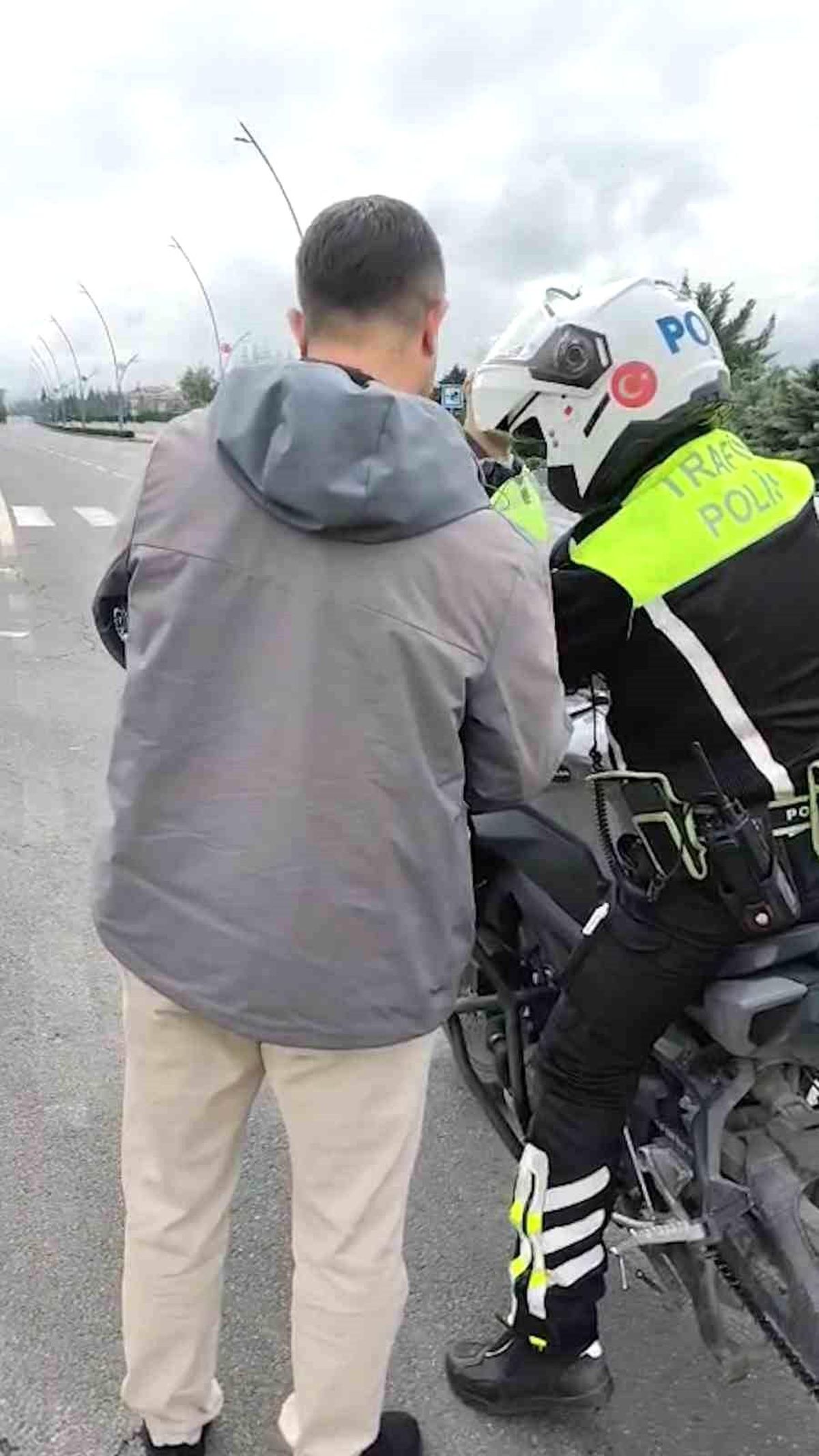 Niğde'de YKS'ye geç kalan öğrencileri polis yetiştirdi - Haberler