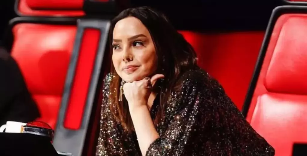 Ebru Gündeş kimdir, kaç yaşında, aslen nereli, boşandı mı? - Haberler Ebru Gündeş kimdir, kaç yaşında, aslen nereli, boşandı mı? - Haberler
