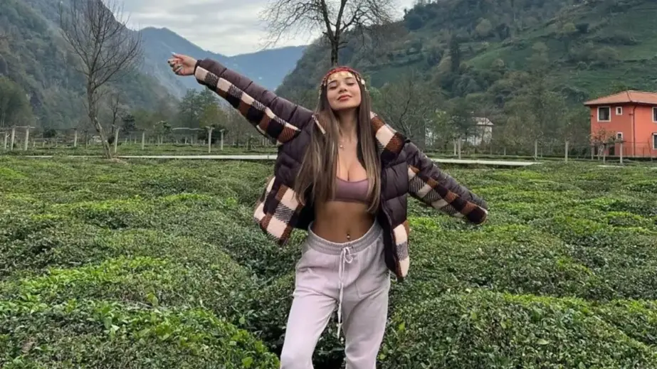 Merve Taşkın kimdir, kaç yaşında? MERVE TAŞKIN ESKİ HALİ! Merve Taşkın ... Merve Taşkın kimdir, kaç yaşında? MERVE TAŞKIN ESKİ HALİ! Merve Taşkın ...